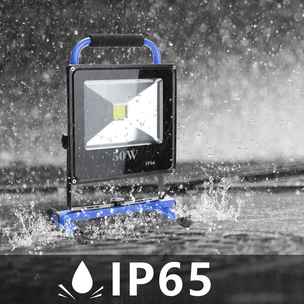 Akku Baustrahler LED Flutlicht Fluter Lampe Außen Strahler 50W Kaltwei ...